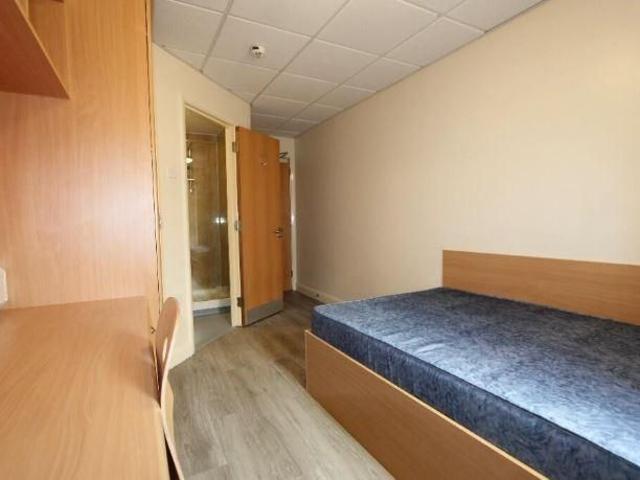 6 bedroom apartment to rent