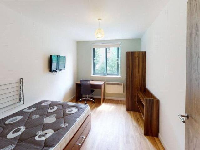 6 bedroom apartment to rent