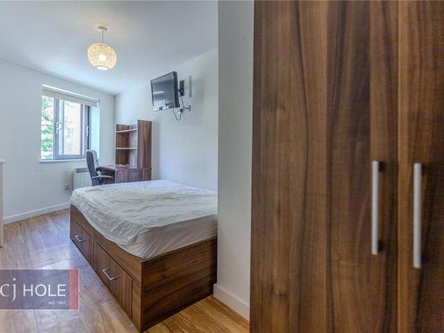6 bedroom apartment to rent