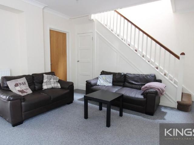 6 bedroom apartment to rent