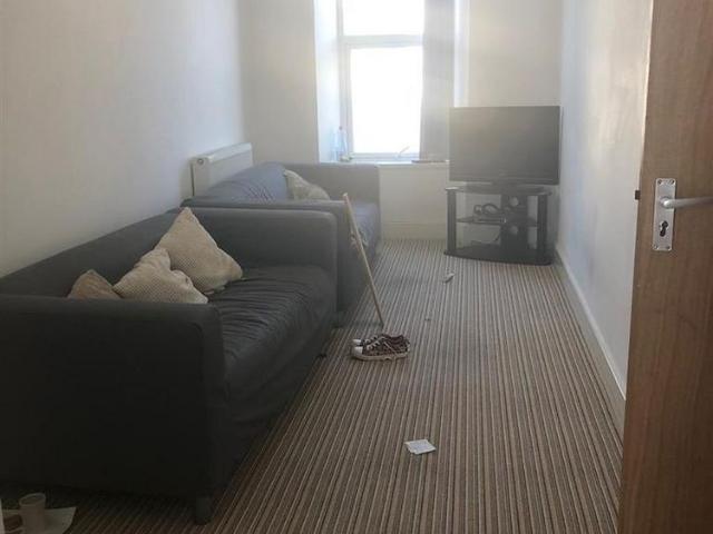 6 bedroom apartment to rent