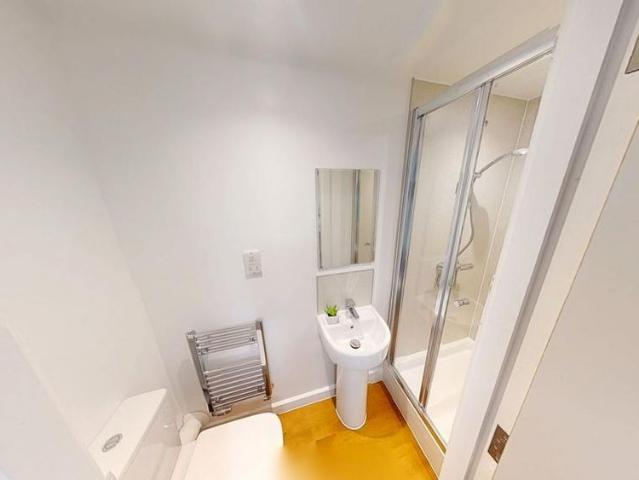 6 bedroom apartment to rent