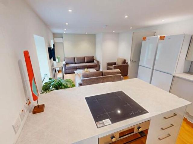 6 Bedroom Apartment To Rent In Flat, North Sherwood Street, Nottingham, Nottinghamshire, NG1