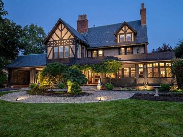 6 bedroom, Attleboro MA 02703 104570904