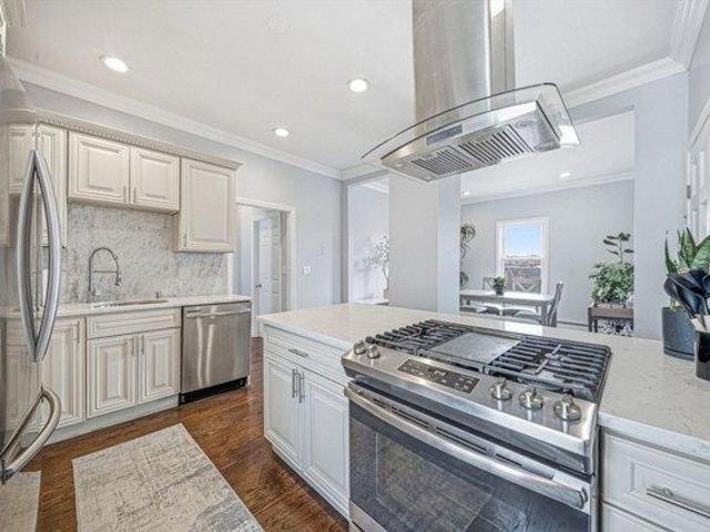 6 bedroom, Boston MA 02122 102860425