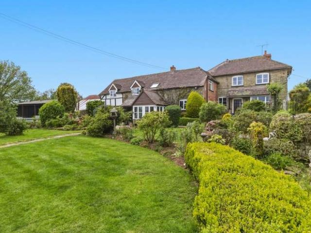 6 Bedroom Barn Character Property