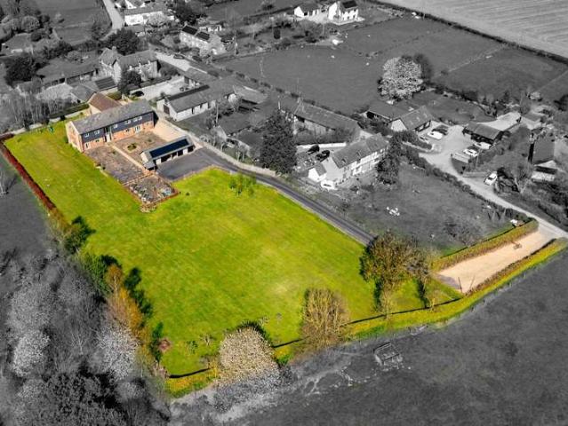 6 Bedroom Barn Conversion Character Property