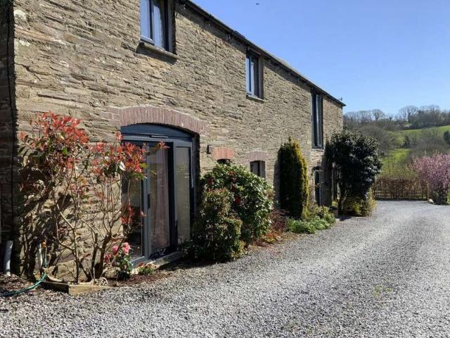 6 Bedroom Barn Conversion Character Property