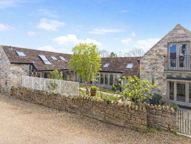 6 Bedroom Barn Conversion Character Property