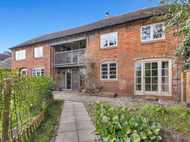 6 Bedroom Barn Conversion Character Property