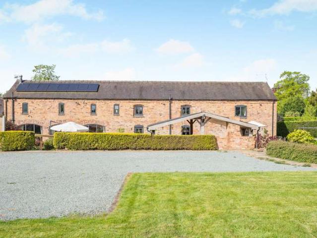6 Bedroom Barn Conversion Character Property