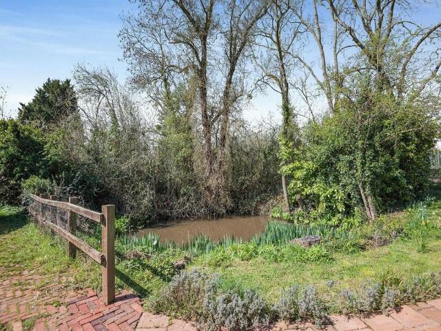 6 bedroom barn conversion to rent