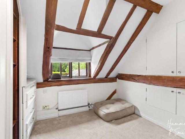6 bedroom barn conversion to rent
