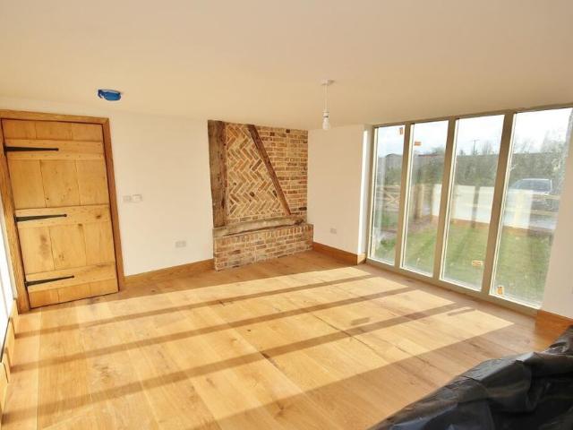 6 bedroom barn conversion to rent