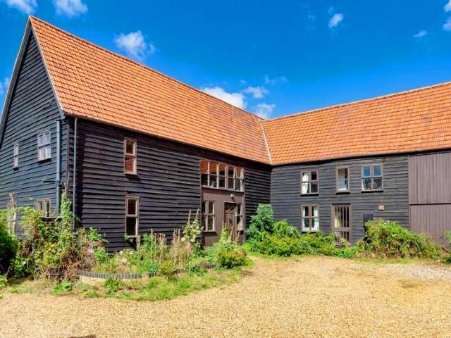6 bedroom barn for sale