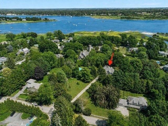 6 bedroom, Barrington RI 02806 105423822