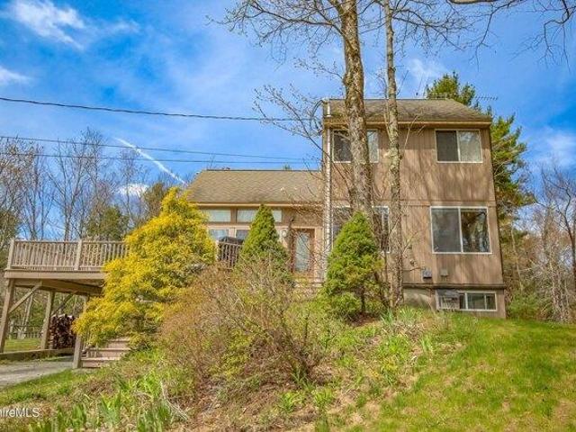 6 bedroom, Becket MA 01223 102529672