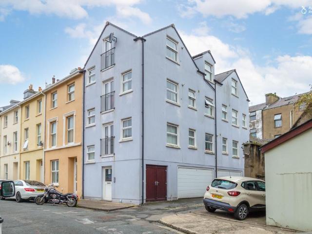 6 bedroom block of apartments for sale