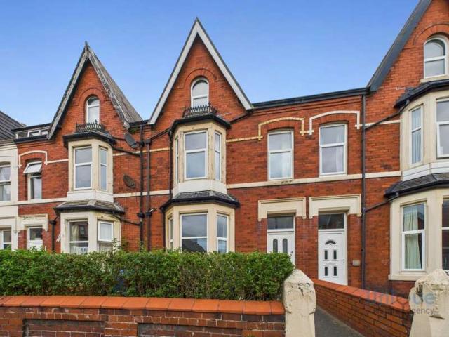 6 Bedroom Block Of Apartments Flat