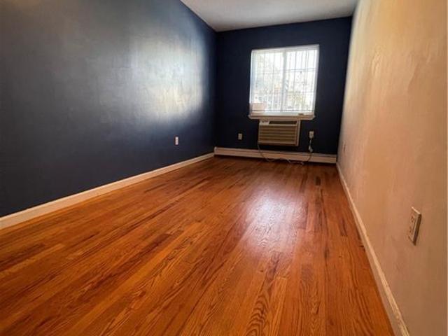 6 bedroom, Bronx NY 10473 LS72692196
