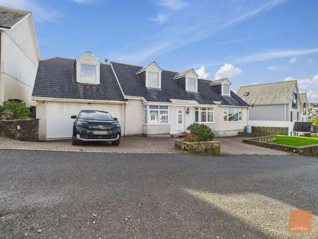 6 Bedroom Bungalow