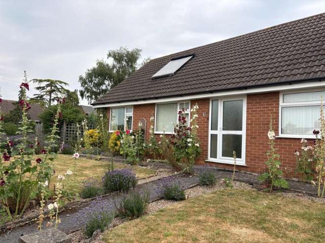 6 Bedroom Bungalow