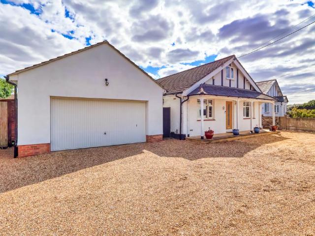 6 bedroom bungalow for sale