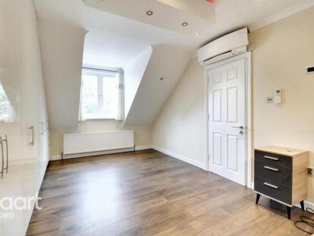 6 bedroom bungalow for sale in Westrow Gardens, Ilford, IG3