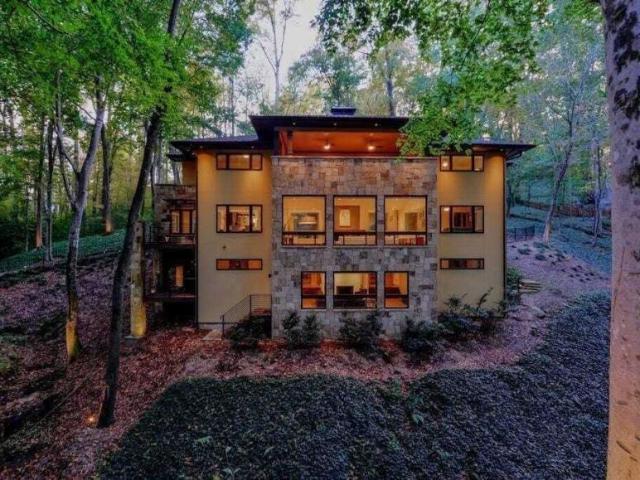 6 bedroom, GA GA 102520819