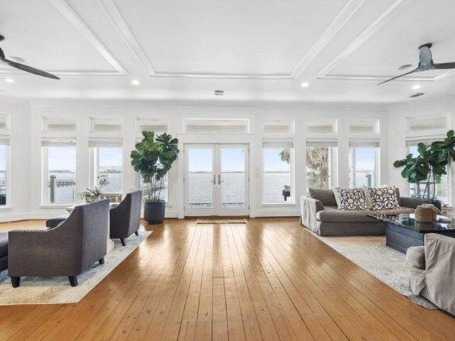 6 bedroom, Galveston TX 77554 LS94109487