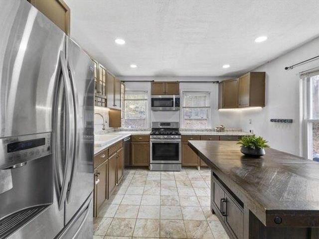 6 bedroom, Gardner MA 01440 104832529