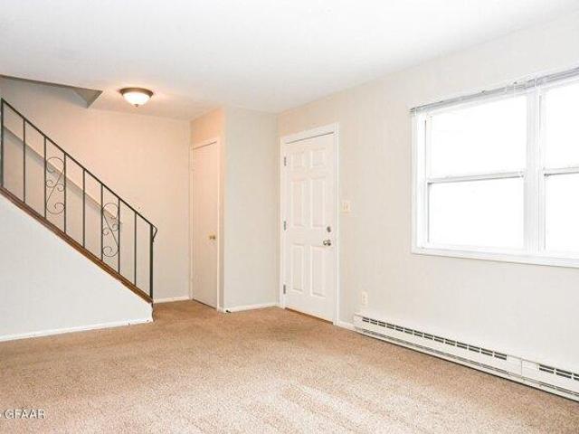 6 bedroom, Grand Forks ND 58203 LS96445842