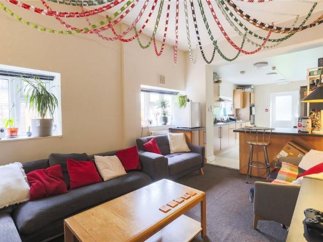 6 Bedroom Ground floor flat to Rent