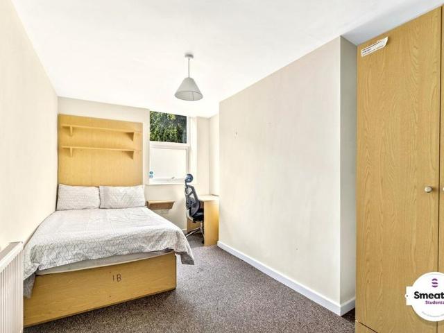 6 bedroom ground floor flat to rent