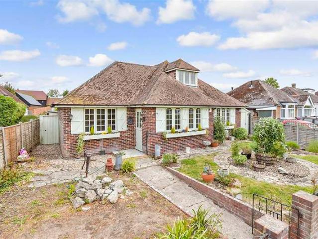6 Bedroom Detached Bungalow