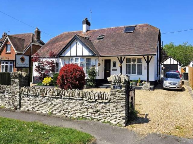 6 Bedroom Detached Bungalow