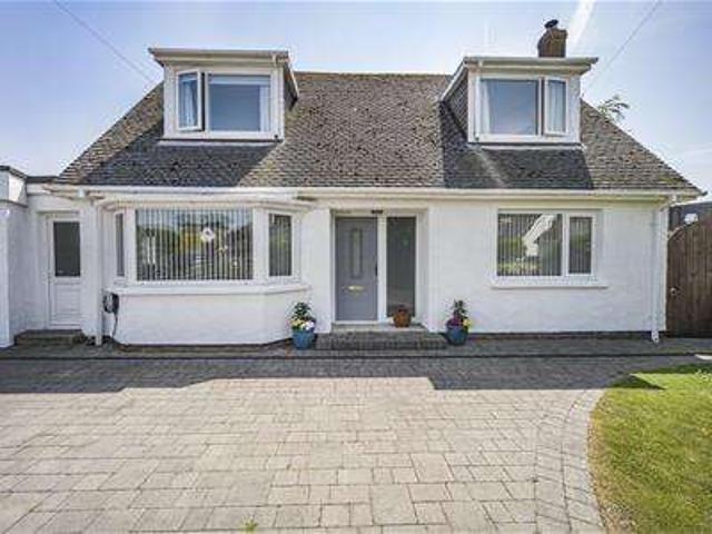 6 Bedroom Detached Bungalow