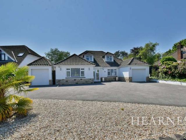 6 Bedroom Detached House