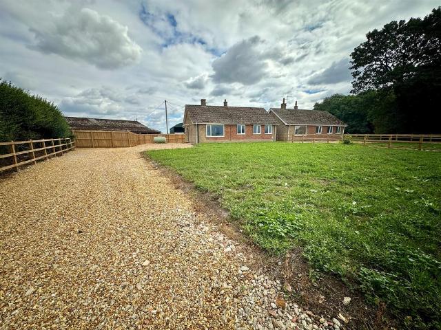 6 bedroom detached bungalow for sale