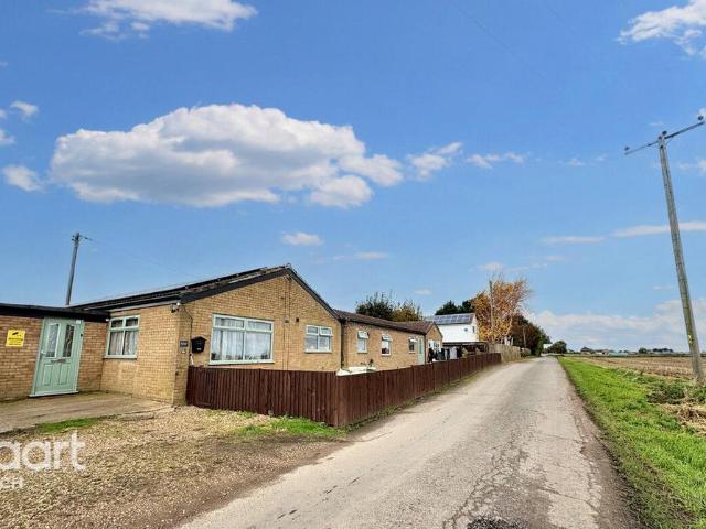 6 bedroom detached bungalow for sale