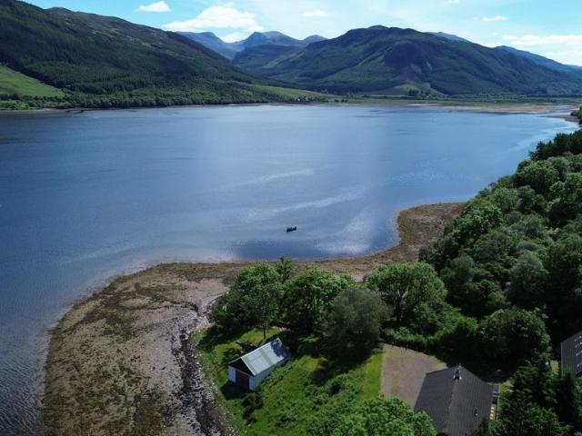 6 bedroom detached bungalow for sale