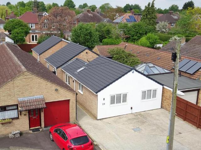 6 bedroom detached bungalow for sale