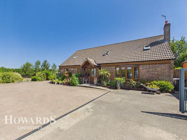 6 bedroom detached bungalow for sale