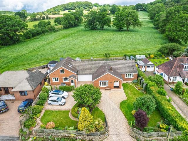 6 bedroom detached bungalow for sale