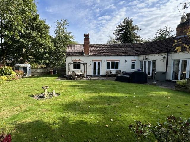 6 bedroom detached bungalow for sale