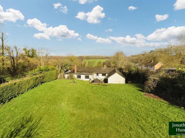 6 bedroom detached bungalow for sale