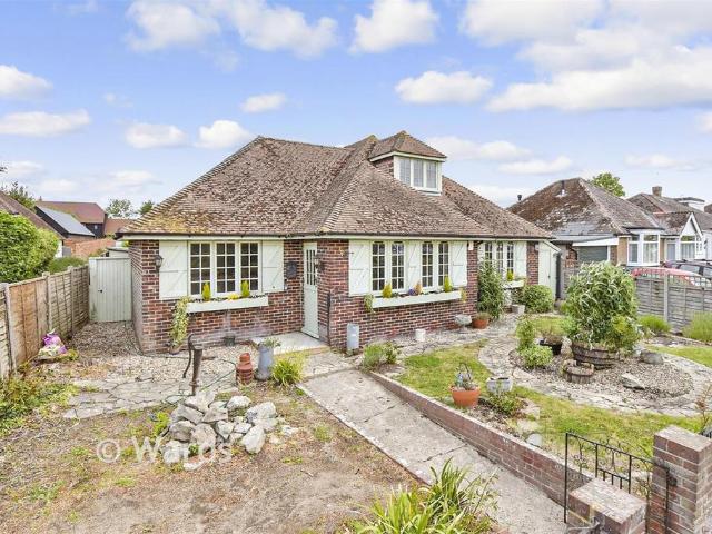 6 bedroom detached bungalow for sale