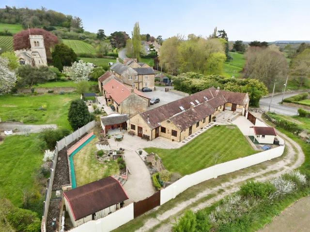 6 bedroom detached bungalow for sale