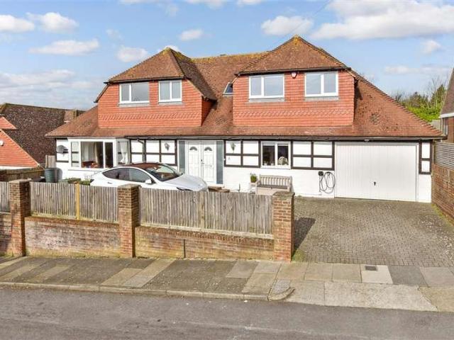 6 Bedroom Detached House