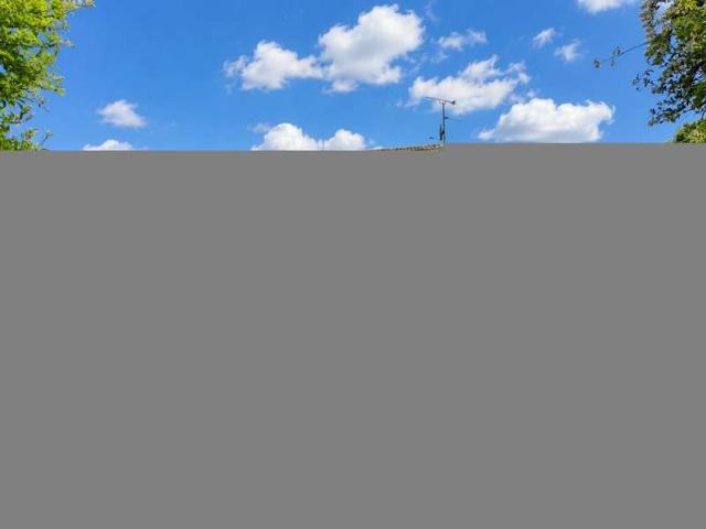 6 Bedroom Detached House